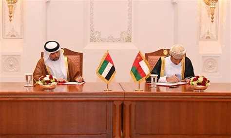 سلطنة عُمان والإمارات توقعان مذكرة تفاهم في مجال الصناعة الموقع