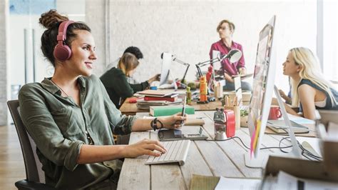 How Is Technology Shaping Employee Engagement And Workplace Training