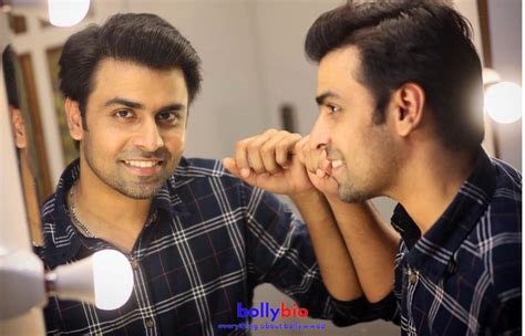 Jitendra Kumar Jeetu Bhaiyas Biography Struggling Days Age 31 And