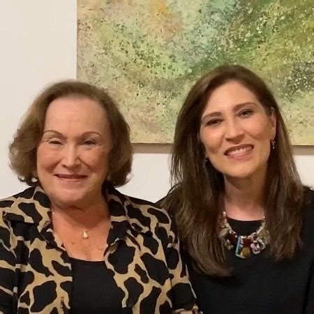 Beth Goulart fala sobre estado de saúde da mãe Está melhorando