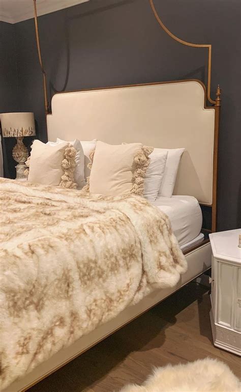 Whitby Canopy Bed Frontgate Bed Styling Queen Canopy Bed Canopy Bed