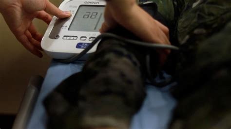 战士远赴300多公里，为15岁患者捐造血干细胞锋线视频澎湃新闻 The Paper