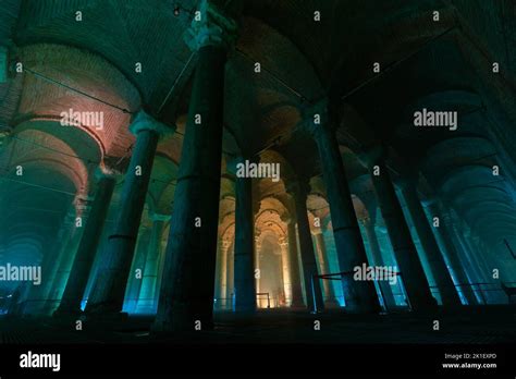 Basilica Cistern Wide Angle View Of Basilica Cistern Columns And Vaults Byzantine