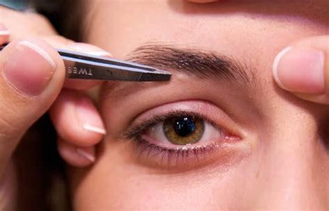 Claves fundamentales para una buena depilación de cejas