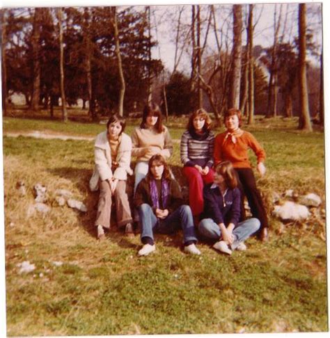 Photo De Classe Notre Dame Dans Le Parc Seconde De 1977 Collège Privé