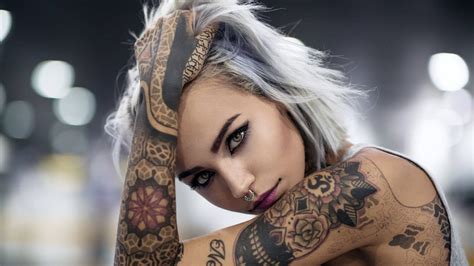 100 Bad Girl Wallpapers