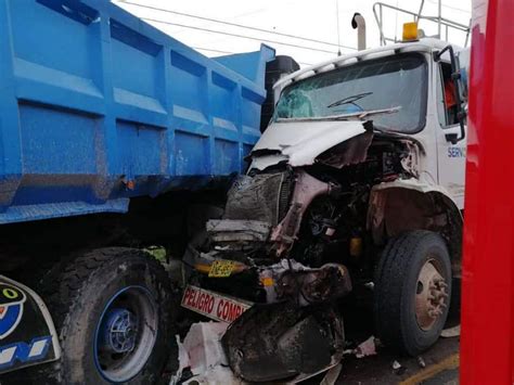 Conductores Se Salvan De Milagro Tras Violento Choque Entre Cisterna Y