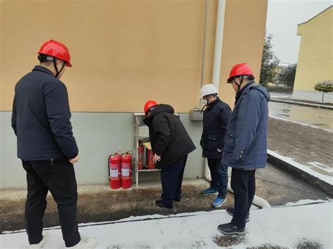 【應對低溫雨雪冰凍災害】中儲糧湖北分公司開展保糧除雪送溫暖 新華網