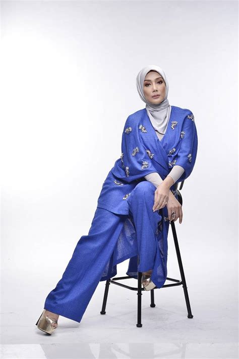 Kekal Menawan Di Usia 46 Tahun Erra Fazira Kongsi Tip Tak Canggung
