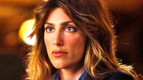 Jennifer Esposito Sang Bleu
