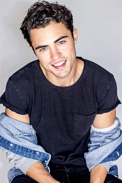 Darren Barnet Filmes E Series Fingerscoy