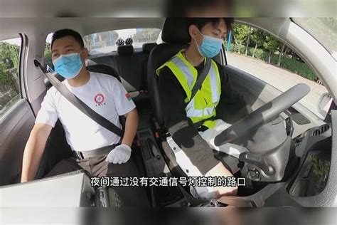 监控实拍00后科目三考试，一个失误直接扣100分，看得我脚趾一紧考试失误脚趾