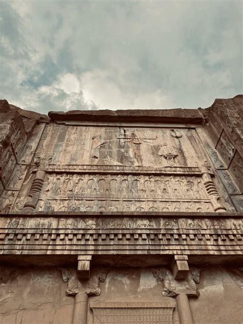 نِویسا👽 On Twitter امسالم رو با مقبره کوروش بزرگ آغاز کردم🤍
