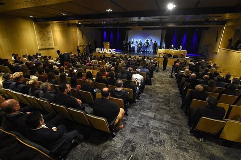 Guillermo Marcó fue distinguido como Doctor Honoris Causa en la
