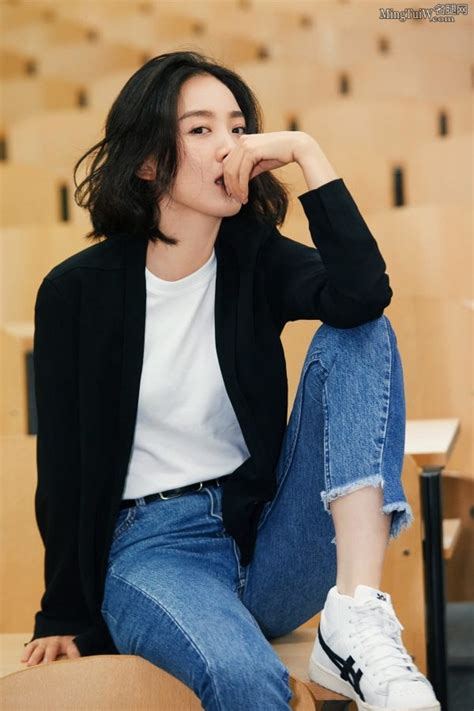 酷帅甜心儿朱颜曼滋穿紧身牛仔裤腿部线条完美（88） 图片 名腿网