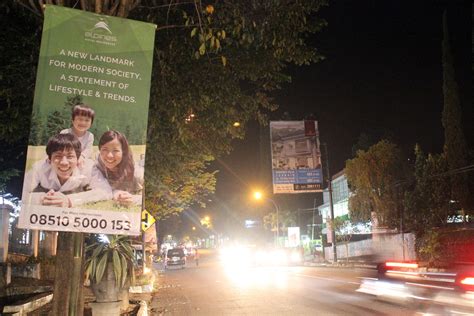 Jasa Pemasangan Vertical Banner Di Batu Kios Advertising Malang