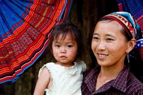 Vietnam Mother And Daughter Sapa Village Smithsonian Photo Contest