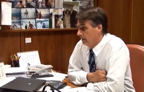 Em vídeo Bolsonaro diz que gays não terão sossego Sou homofóbico