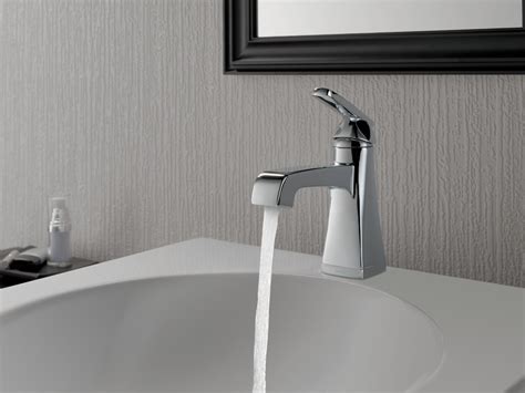 Single Hole Bathroom Faucet 1l Recertified In Chrome 564 Mpu Dst R