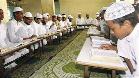 मदरसों के सर्वे में आई तेजी 15 अक्टूबर तक डीएम के पास सबमिट करनी होगी