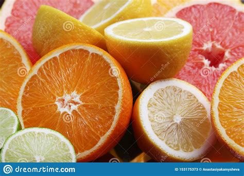 Mistura De Citrinas Cortadas Em Formul Rios Diferentes Imagem De Stock