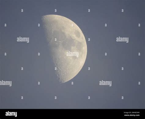 Mond Zoomen Fotos Und Bildmaterial In Hoher Auflösung Alamy