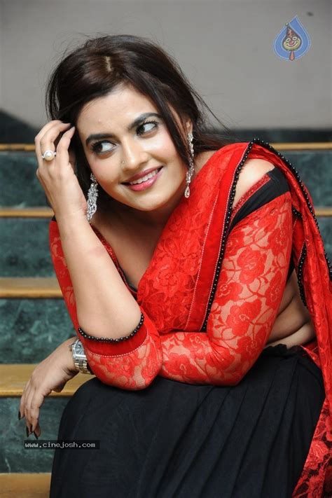 Lezlie Stills Photo 3 Of 152