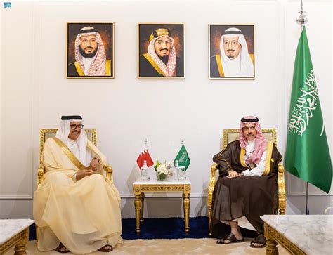 سياسي سمو وزير الخارجية يلتقي وزير الخارجية البحريني