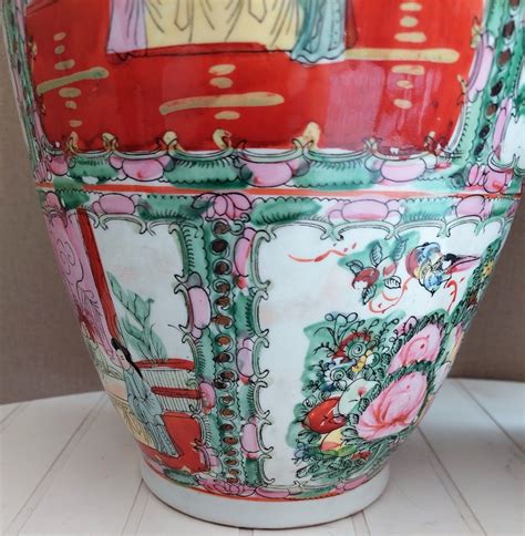 Paire de vases en porcelaine Chinoise de Macau fin 19ème haut 45 5