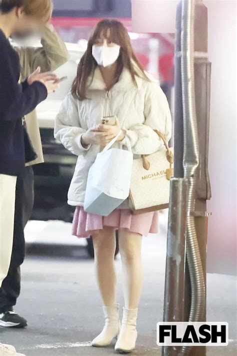 事務所移籍の元テレ東・森香澄アナ、本誌が目撃していた “一人カラオケ” ストイック姿 Smart Flashスマフラ 光文社週刊誌