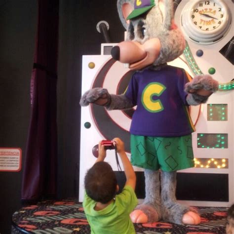 How To Do The Chuck E Cheese Dance