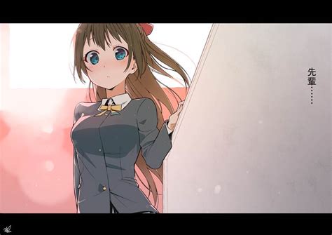 理想のヒロイン二木こうた、的棕色头发女孩插画图片 Bobopic