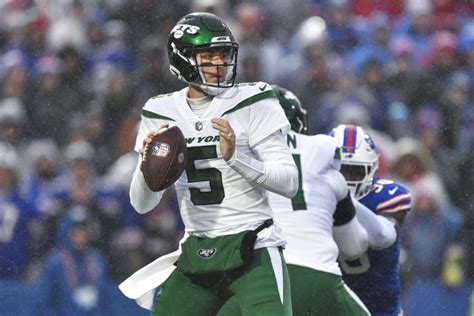 Mike White Reportedly Cleared To Return From Rib Injury Will Start For