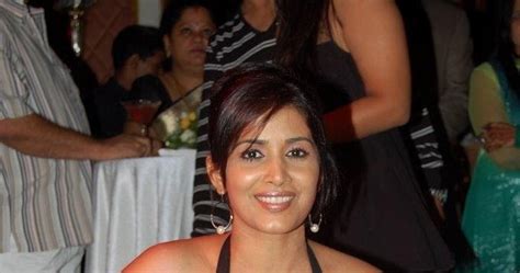 Milky Hot Thighs And Legs Of Indian Celebs Sonali Kulkarni Matured