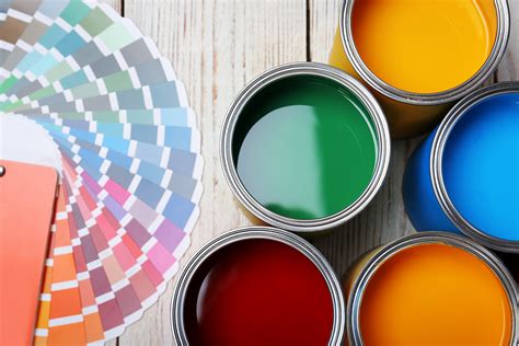 3 Benjamin Moore Paint Colors To Make Small Rooms Feel Bigger