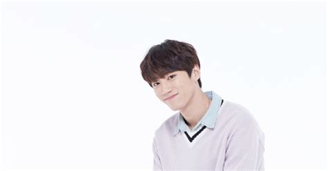 유키스 준 안면장애 아동 위한 바자회 참여 애장품 기부