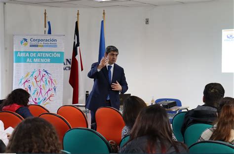 Fiscalía De Chile Interacción Con La Comunidad Fiscalía Capacitó A
