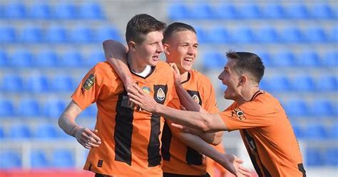 Чемпіонська перемога Шахтаря скандальний програш Дніпра 1 та повернення Шапаренка підсумки 28