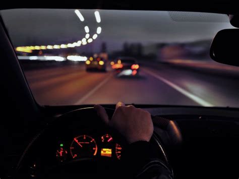 Consejos para manejar de noche Atracción360