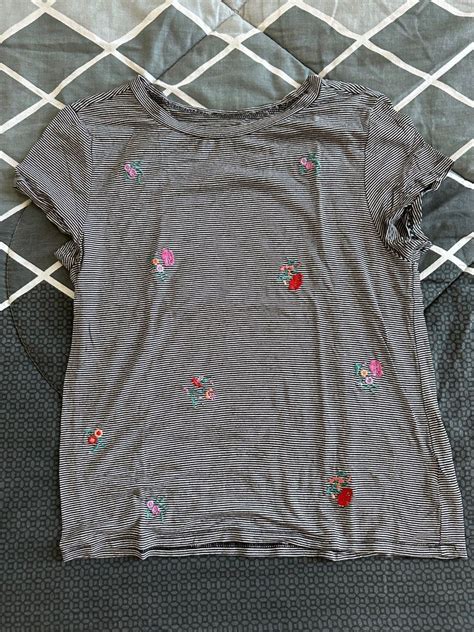 American Eagle Cropped Top Womens Fashion Tops Shirts On Carousell