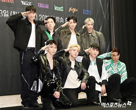 위댐보이즈 멋지게 거수경례 엑s Hd포토 나무뉴스