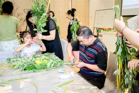 菖蒲艾草变身花束，端午氛围拿捏住了澎湃号·政务澎湃新闻 The Paper