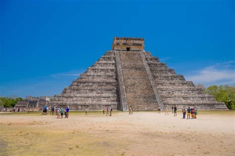 Kukulcan El Castillo의 사원 피라미드 치첸이트사 유카탄 멕시코 마야 문명 프리미엄 사진
