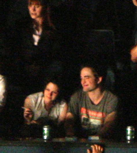 Kristen Stewart And Robert Pattinson Kissing Best Famous Pictures