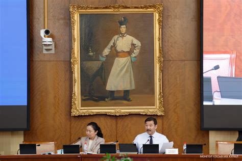 Төрийн албаны зөвлөлийн гишүүнд нэр дэвшигчдийг танилцуулж нэр дэвшигчийн сонсгол зохион