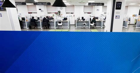 고용보험 가입자 3명 중 1명은 외국인고용허가제 영향