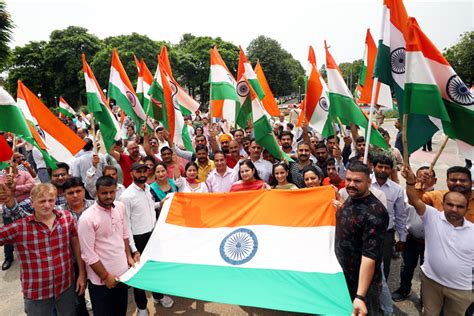 Chugh Bhatnagar Raina Jugal Dcs Flag Off Tiranga Rallies Across Jandk Daily Excelsior