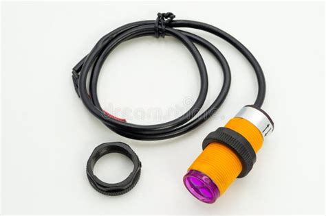 Photoelectric Proximity Sensor With Flexible Wiring For Automation