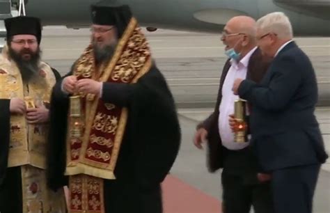 Благодатният огън пристигна у нас Кирил Ананиев запази искрата от Божи гроб Информационна