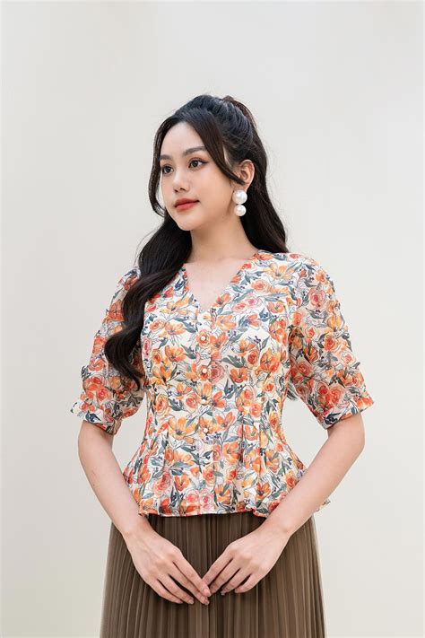 áo Cổ V Xếp Ly Eo Tay Bồng S61b21q003